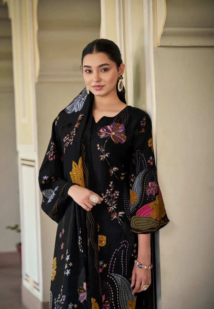 Premium Women's Suits | Luxury Ethnic Wear – Avitra